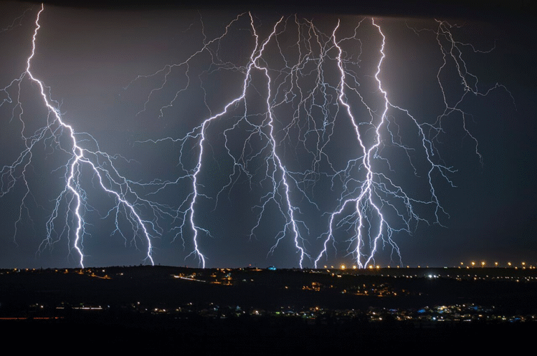 Thunderstorms UPSC – Types, Structure, Lightning & Supercells